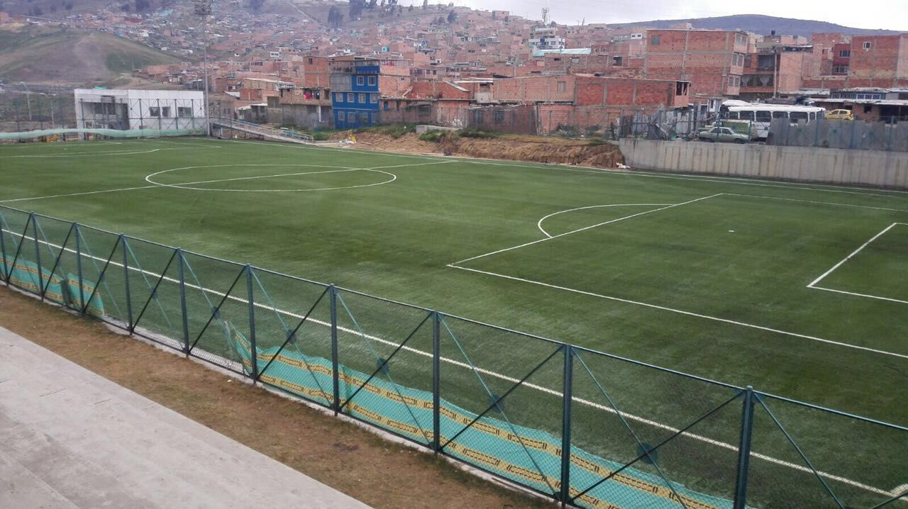 Cancha de Fútbol del Parque Zonal Illimani - Bogota D.C (Colombia ...